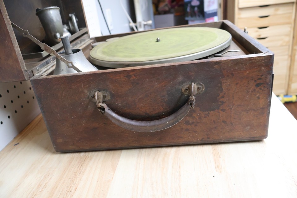 Vintage / Antique Outing Talking Machine Phonograph Record Player ...