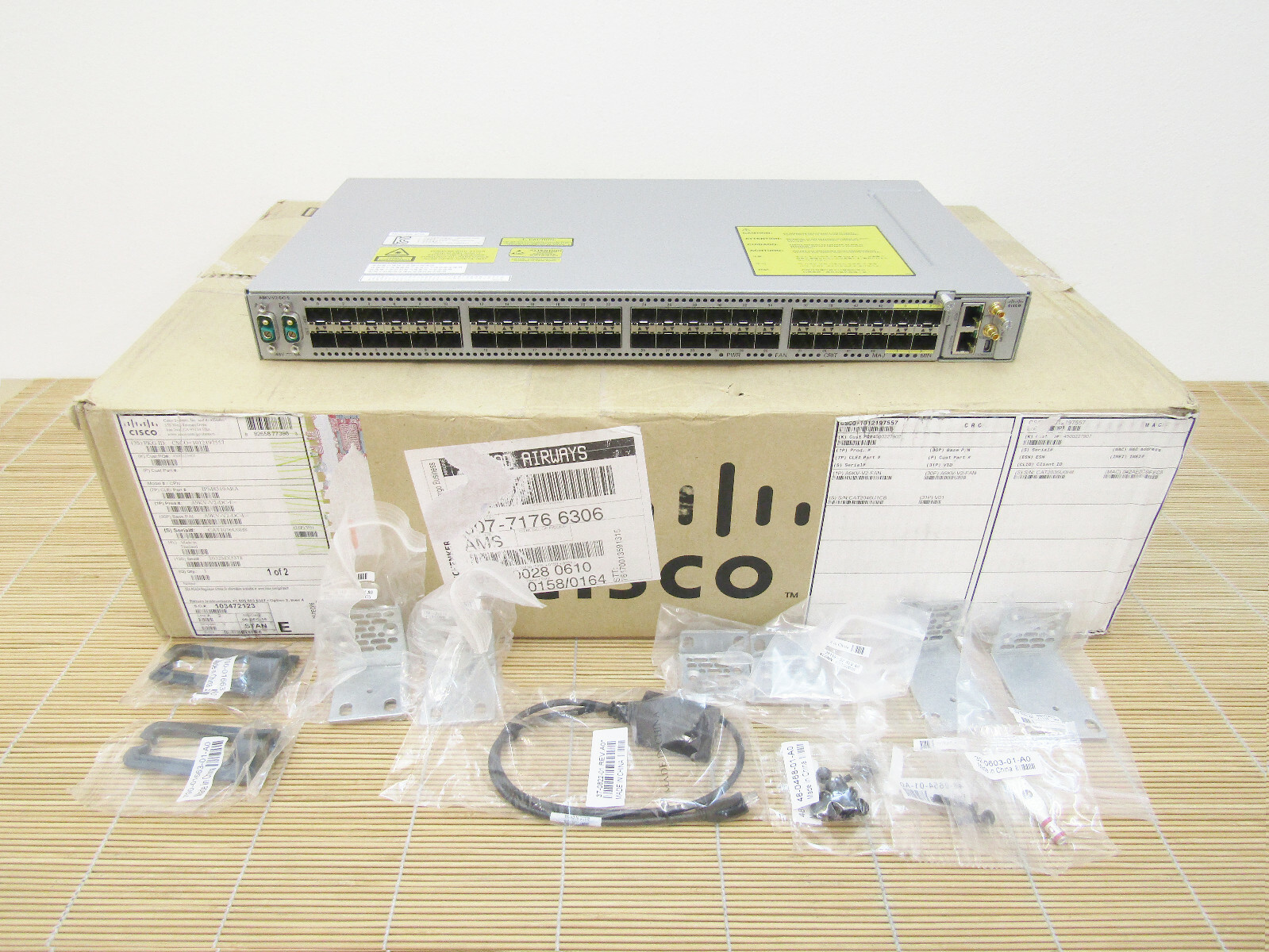 Neu Cisco A9KV-V2-DC-E 44-Port GE + 4-Port 10GE ASR 9000v-V2 DC Power ...