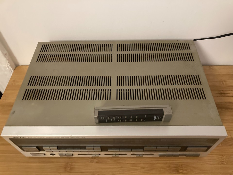 VINTAGE SANYO ULTRX R55 AM/FM Digital SYNTHESIZER Stereo RECEIVER ...