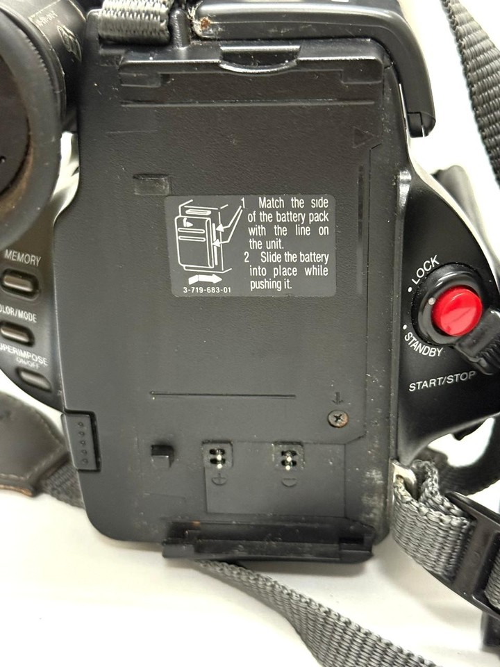 Vintage Sony Handycam CCD-TR7 8mm Video Cassette Recorder Camcorder ...