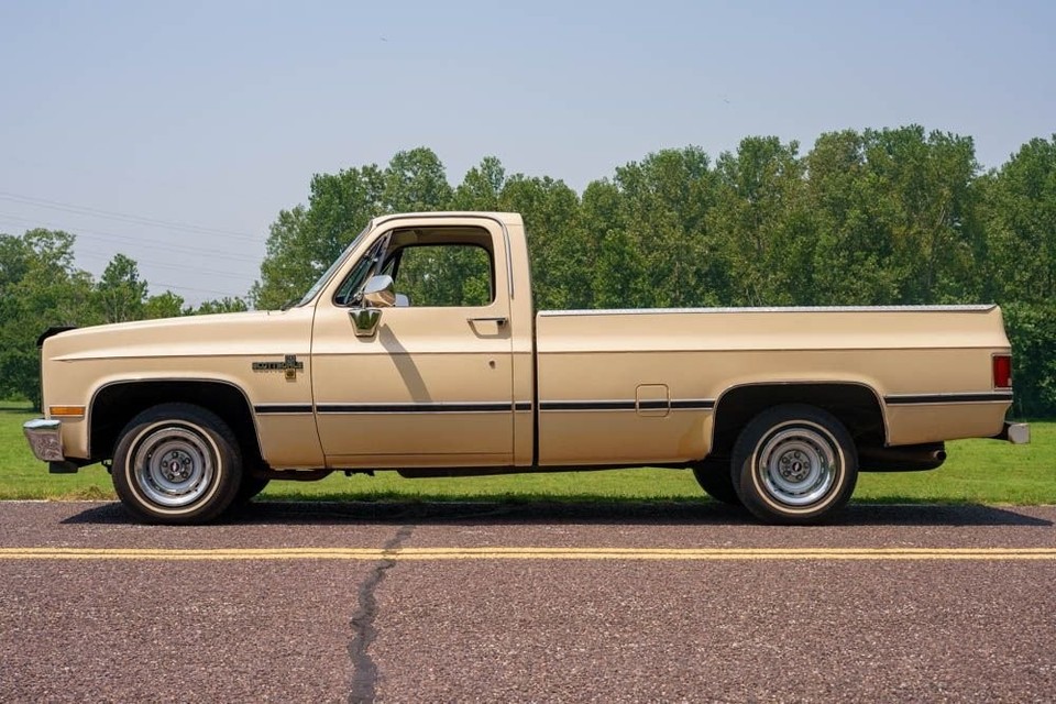 1985 Chevrolet C10 C10 Stepside 117.5" WB | eBay