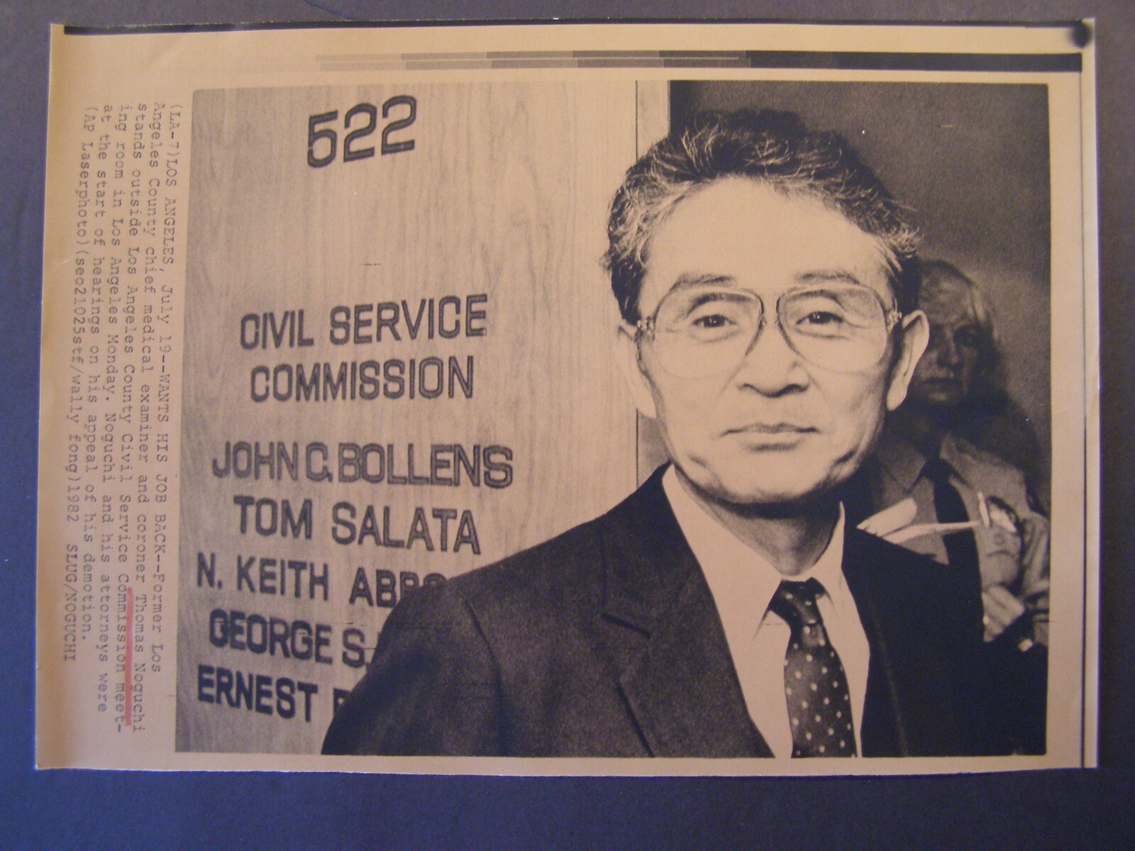 AP Wire Press Photo 1982 LA County Coroner Thomas Noguchi wants his job ...