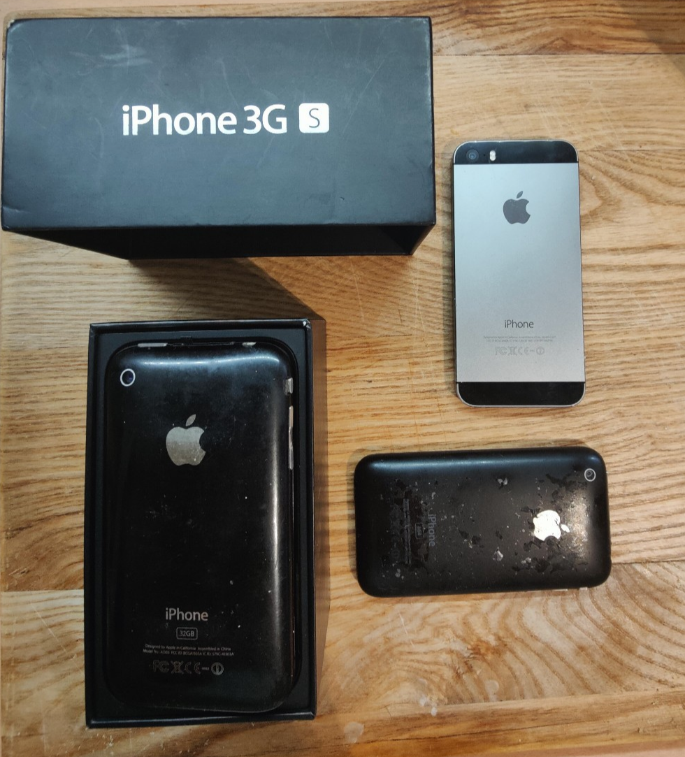 Job Lot of 3 Apple iPhones – Spares or Repair – iPhone 3, 3GS (28GB ...