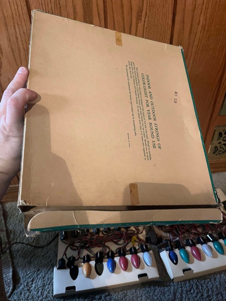 2 BOXES OF VINTAGE MCM PENNANT 15 STRAND OF OUTDOORS CHRISTMAS LIGHTS ...