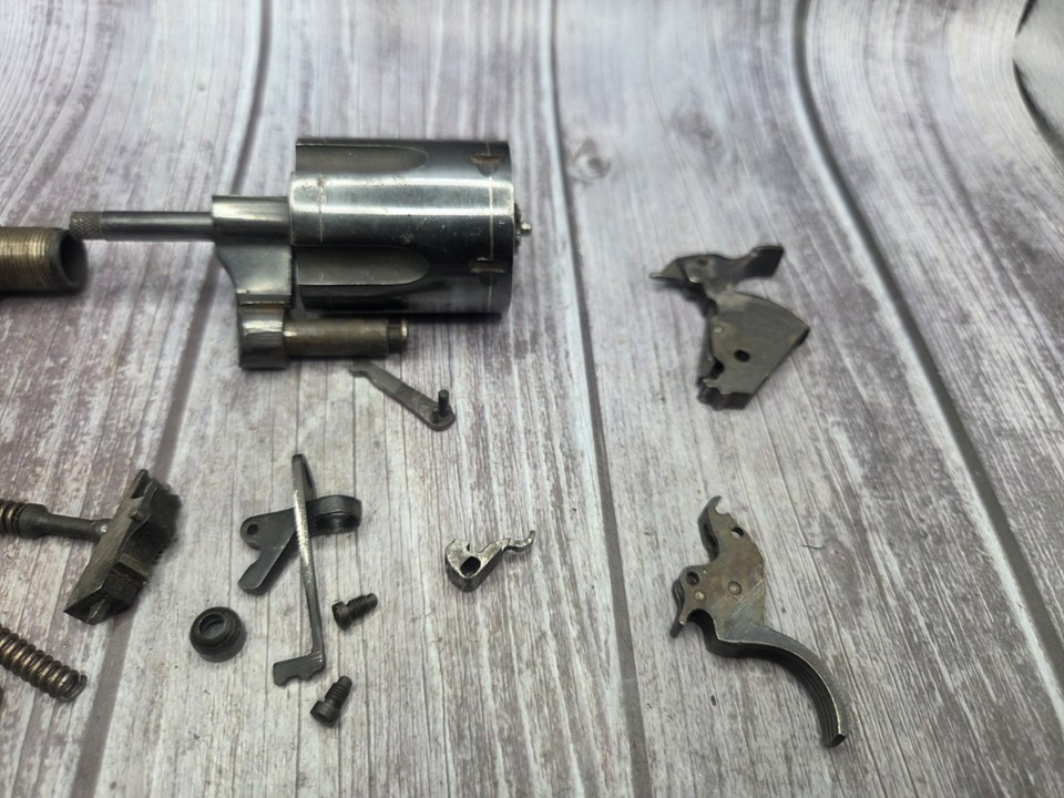 Rossi M85 .38 Special Repair Parts Lot Cylinder Release Screws Trigger ...