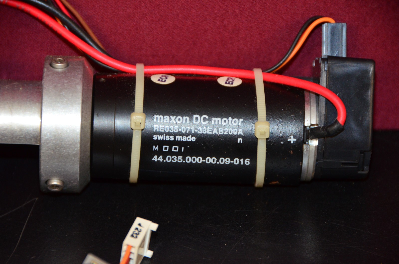Maxon RE035-071-33EAB200A DC Servo Motor 44.035.000.00.09-016 for sale ...