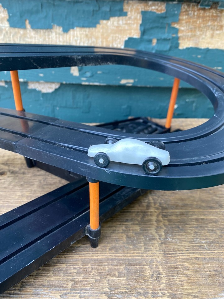 Vintage 1970s Kusan Grand Prix Racing Set Pit Stop and 1 White Original ...