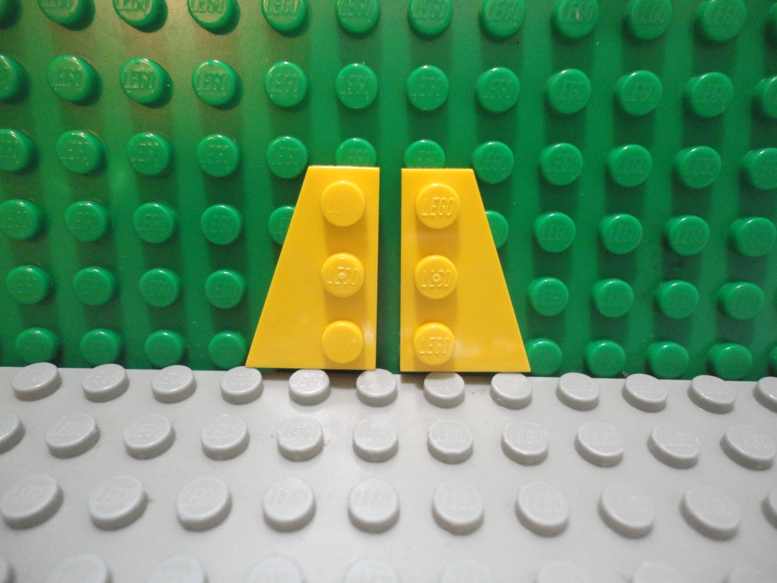 Lego 1 pair of Yellow 3x2 wedge plate wings ship | eBay