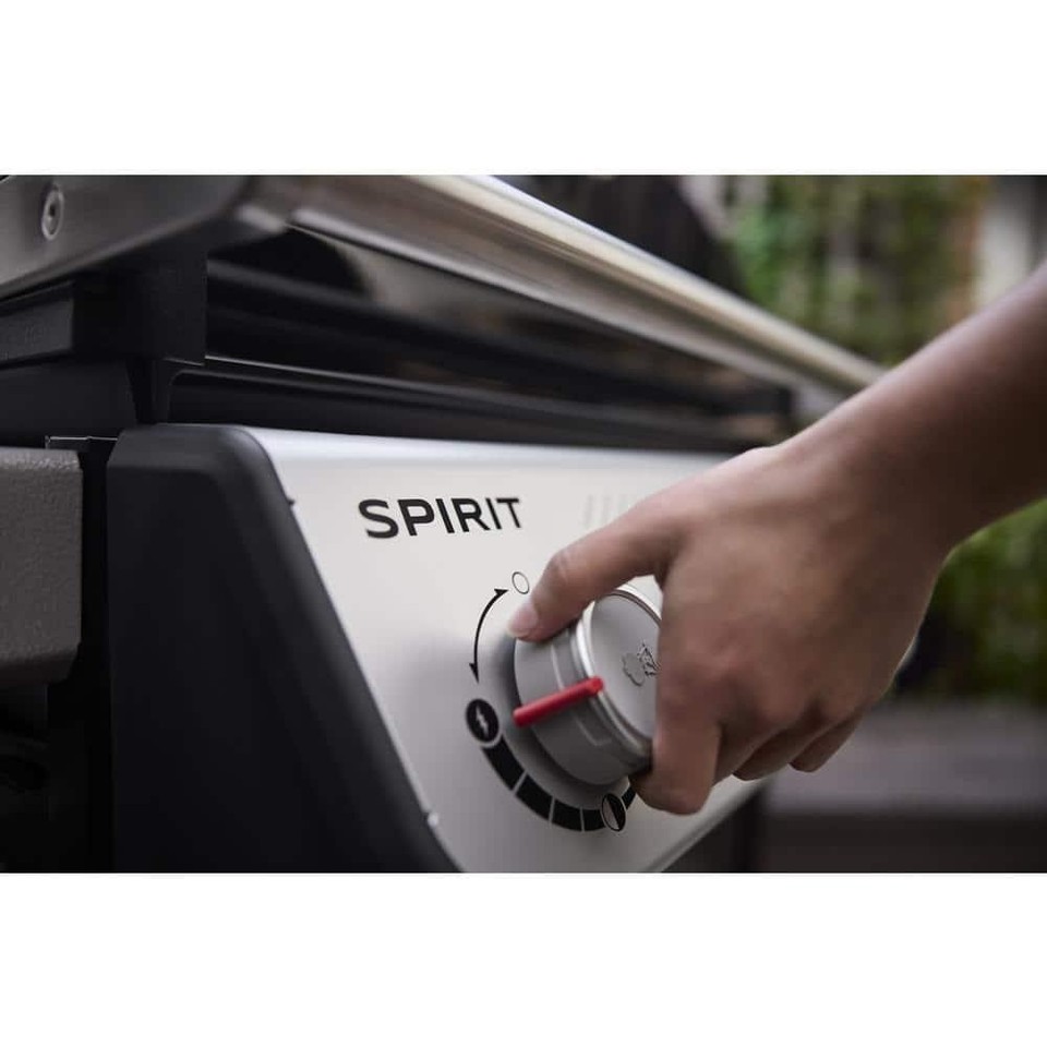 BBQ Grill Spirit E-210 2-Burner Liquid Propane Gas Black with Snap-Jet ...