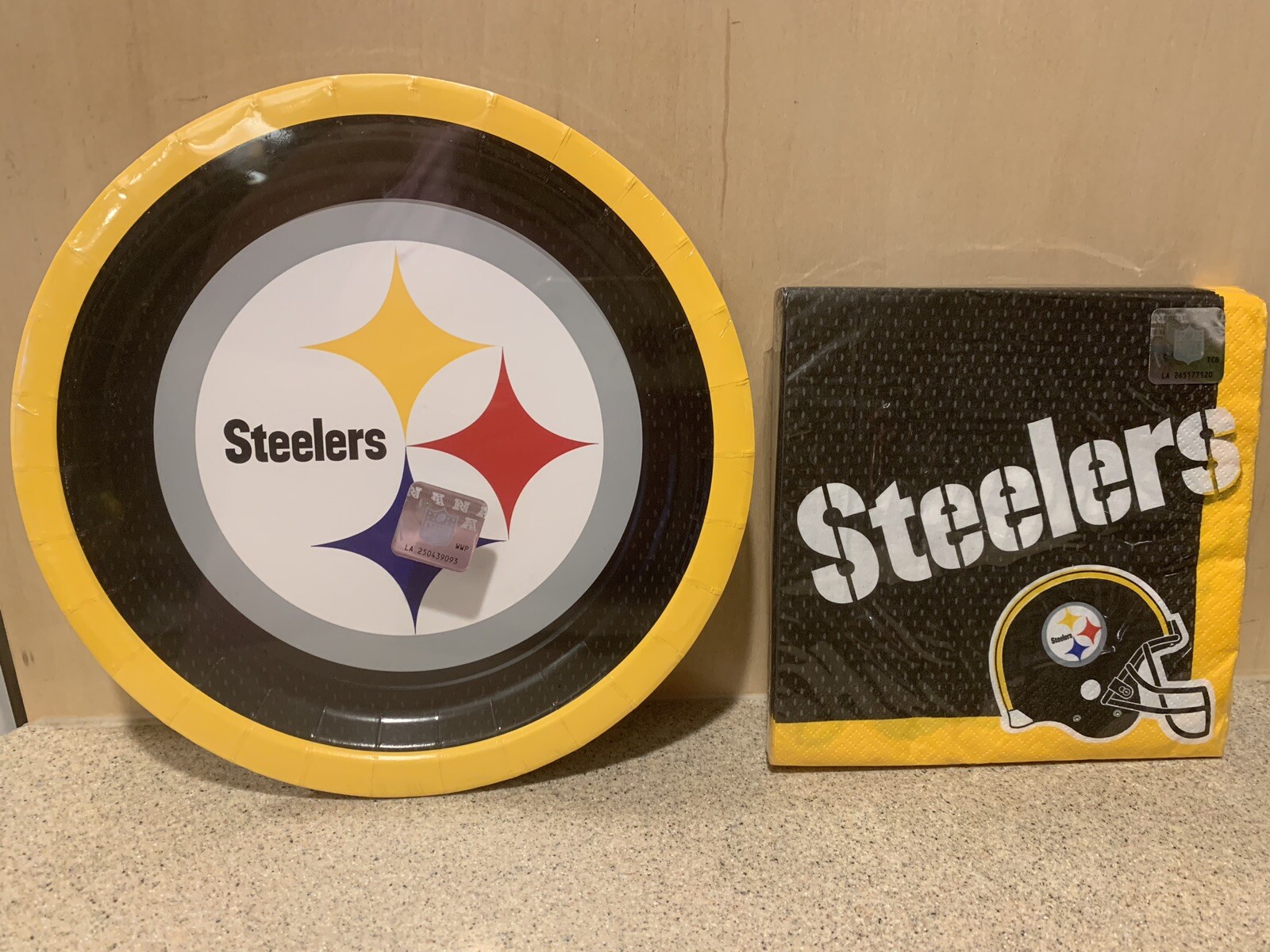 Pittsburgh Steelers NFL Paper Plates & Napkins Bundle - 8 plates & 16 ...