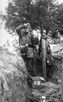 WW2 WWII Photo German MG42 Position Machine Gun On A Post! World War ...