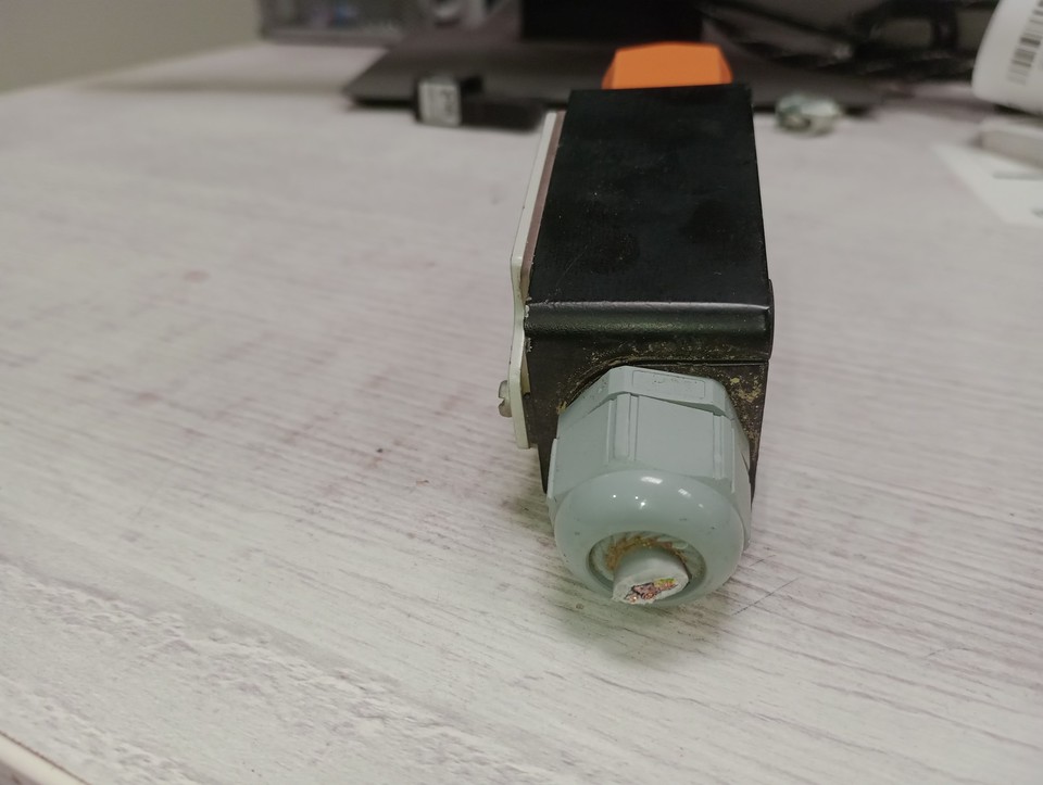 Siemens 3S2 120-1GW - safety interlock switch | eBay