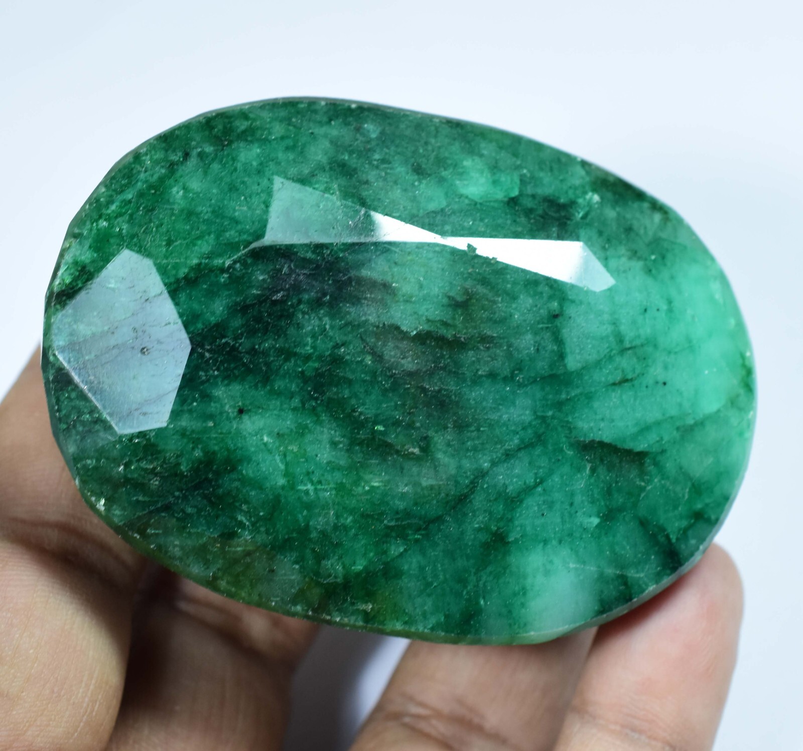 835 CT Naturel Géante Vert Émeraude Earth-Mined Certifié Museum Ovale ...