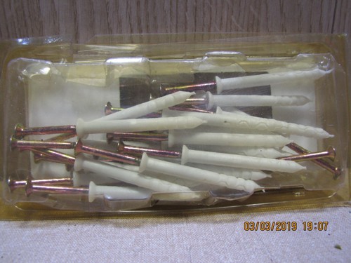 Frame Fixings 6mm x 40mm PK25 nylon hammer in plugs+screws Heavy duty ...