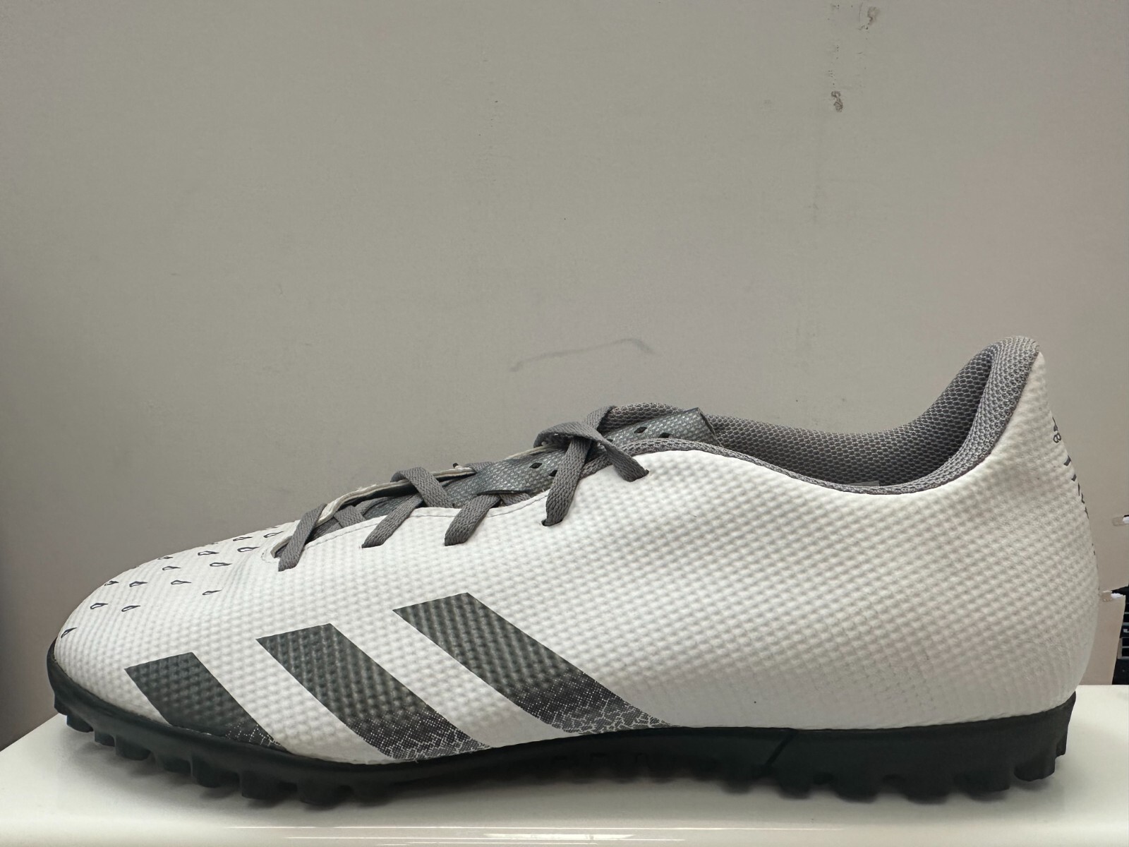 adidas White Predator Freak.4 Astro Turf Boots UK 12.5 US 13 EU 48 REF ...