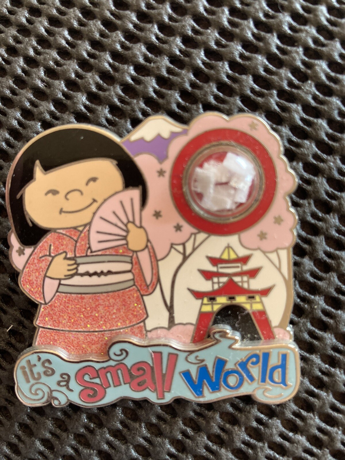 DLR Piece of Disney History 2013 - It's a Small World Pin | eBay