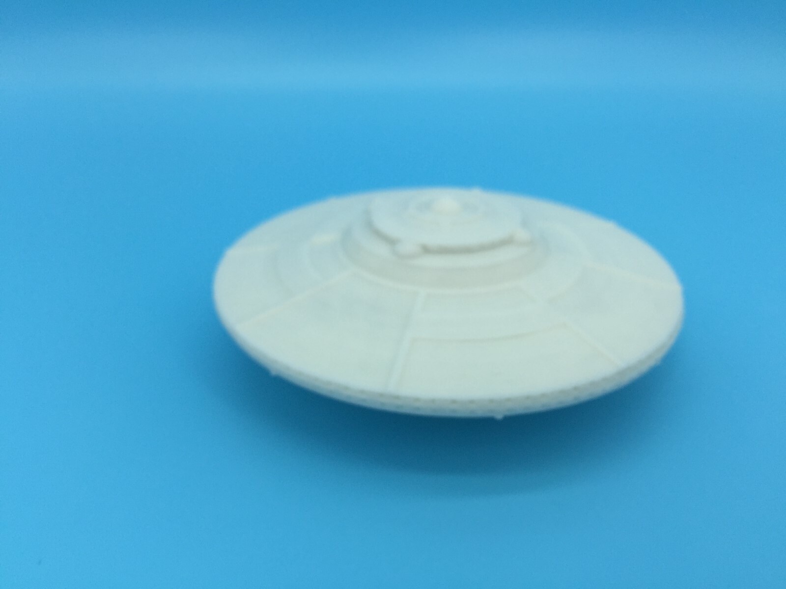 UFO Flying Saucer Alien Space Ship - HO Scale 1:87 - GLOW in the DARK ...