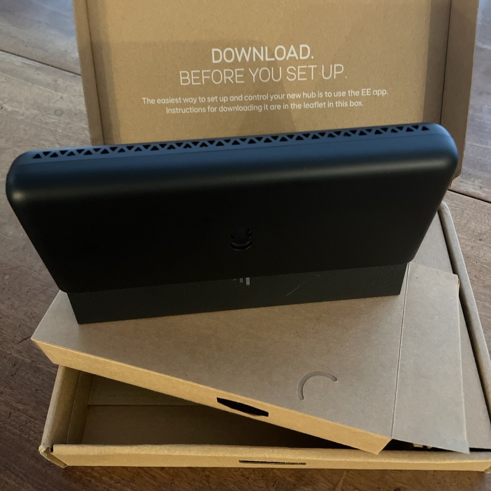 EE Smart Hybrid Connect HC10A - Internet Broadband Wi-Fi Router Brand ...
