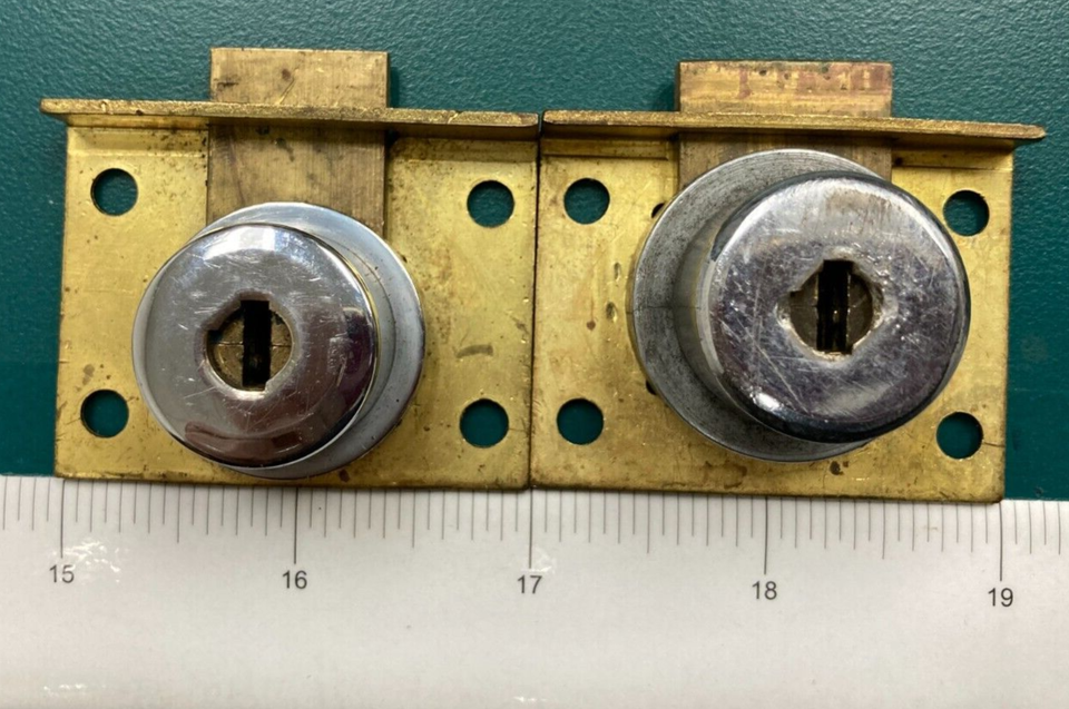 Antique Slot Machine Parts - Original Mills CONSOLE Back Door Lock, w ...