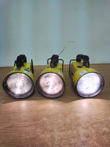 SHO-ME Rechargeable Battery Spot Light 09.2770 W/ Stand And Strap | eBay