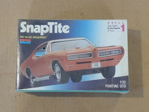Monogram Snap Tite 1968 Pontiac GTO Judge 1:32 B52 | eBay