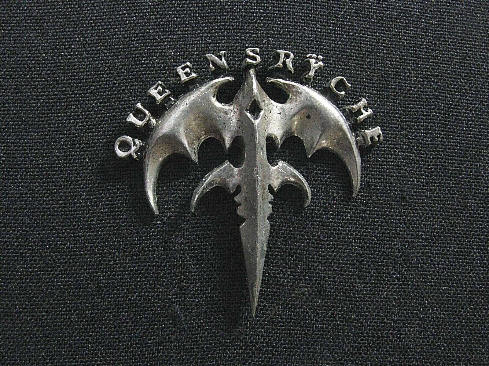 Queensryche Logo Wallpaper