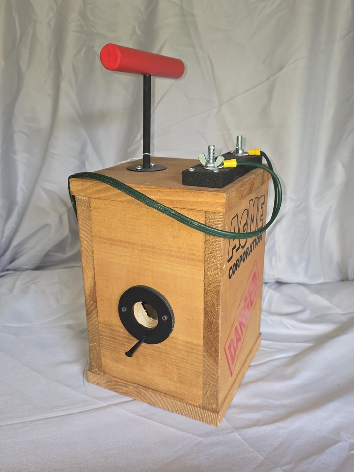 Birdhouse BLASTING MACHINE DYNAMITE CAP DETONATOR PLUNGER wile e coyote ...