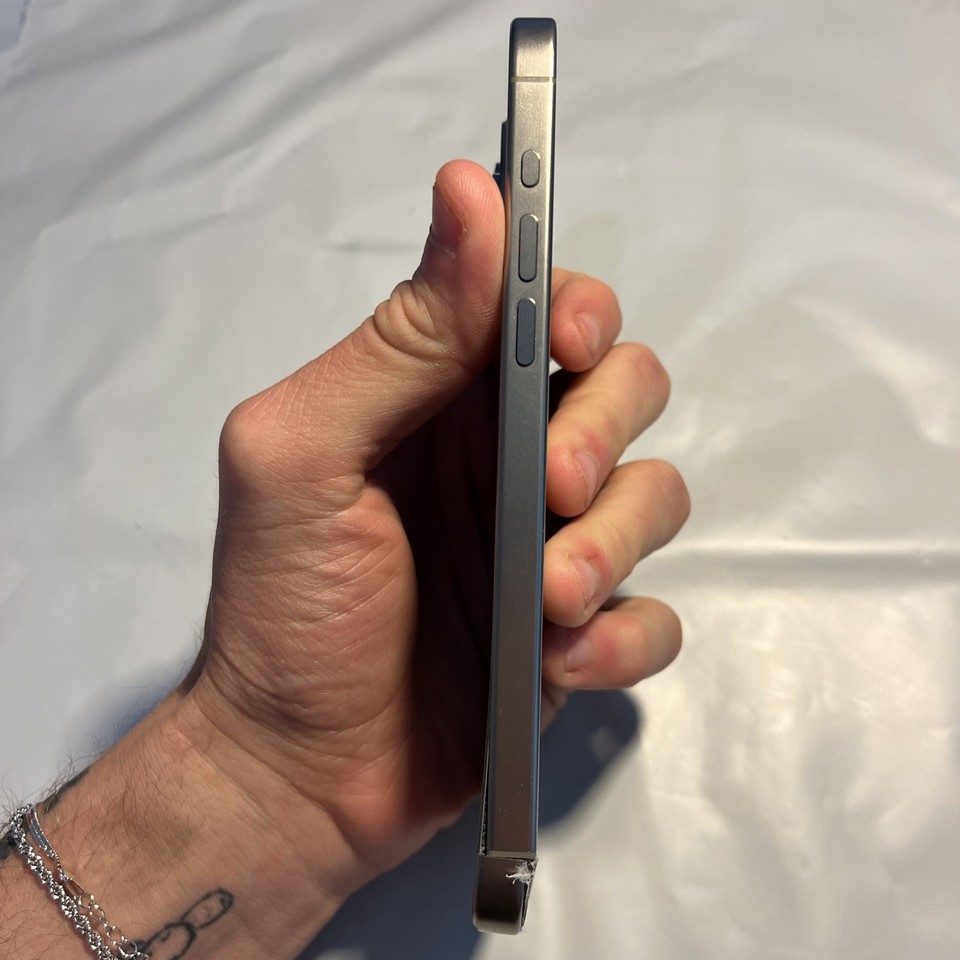 Apple iPhone 15 Pro Max - 256GB (T-Mobile ONLY) BAD SCREEN - SOLD AS IS ...