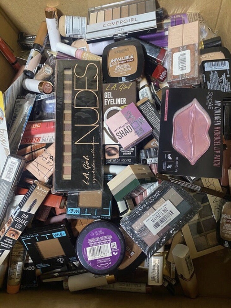 Makeup Sold In Bulk | Saubhaya Makeup