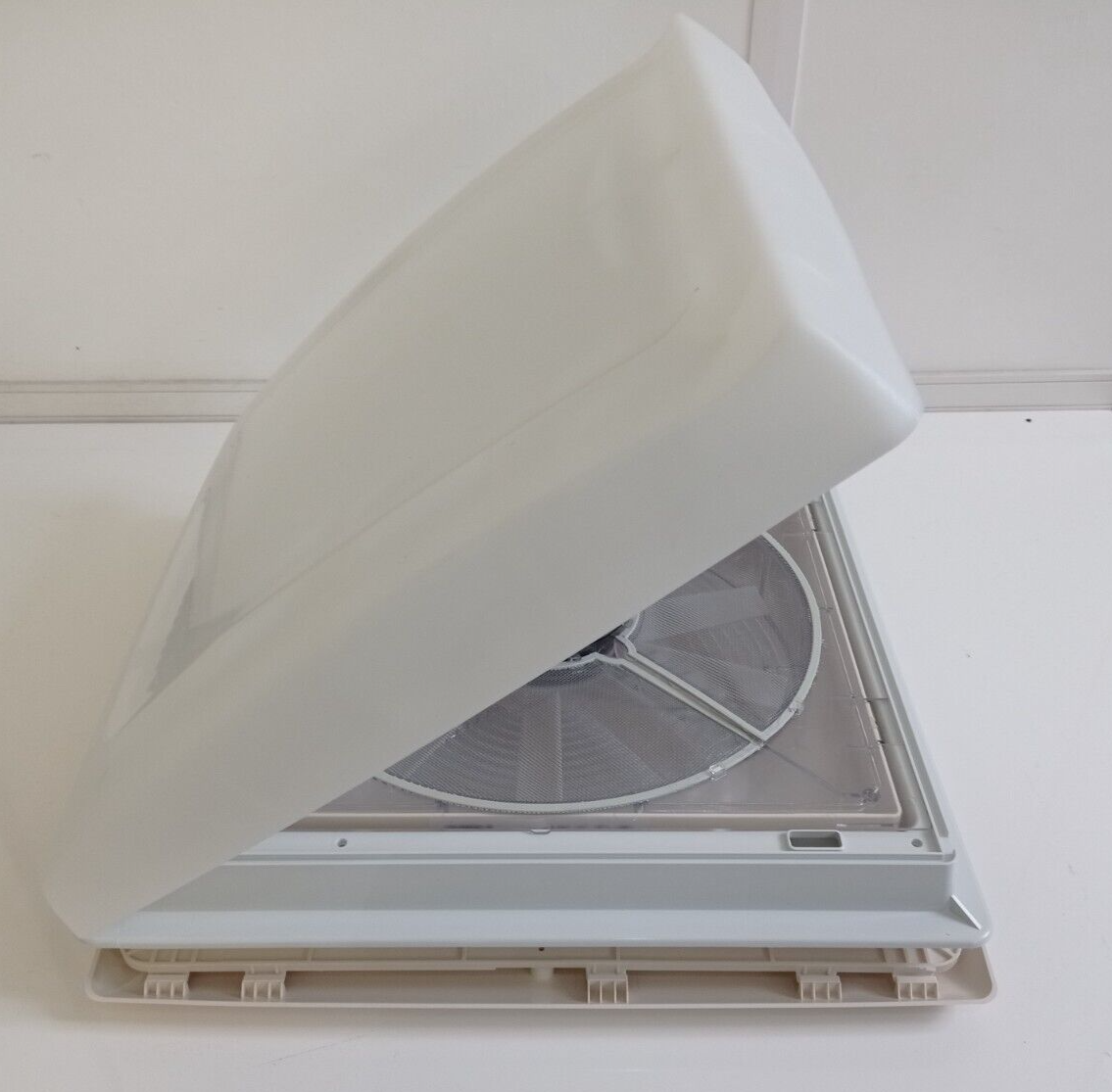 Thule Omnivent Extractor Fan 12V Rooflight Skylight Caravan Motorhome ...