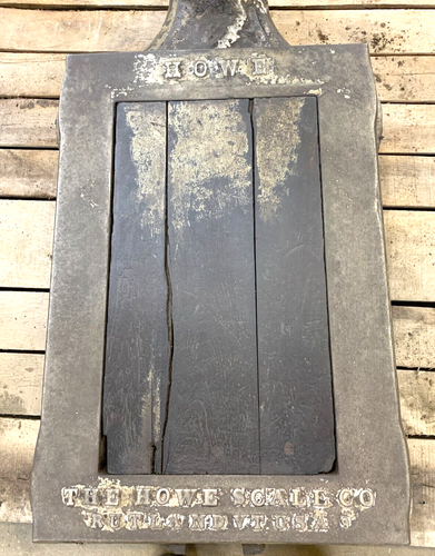 THE HOWE SCALE CO. VINTAGE ROLLING WEIGHT SCALE 2711 45" TALL 16-1/2 ...