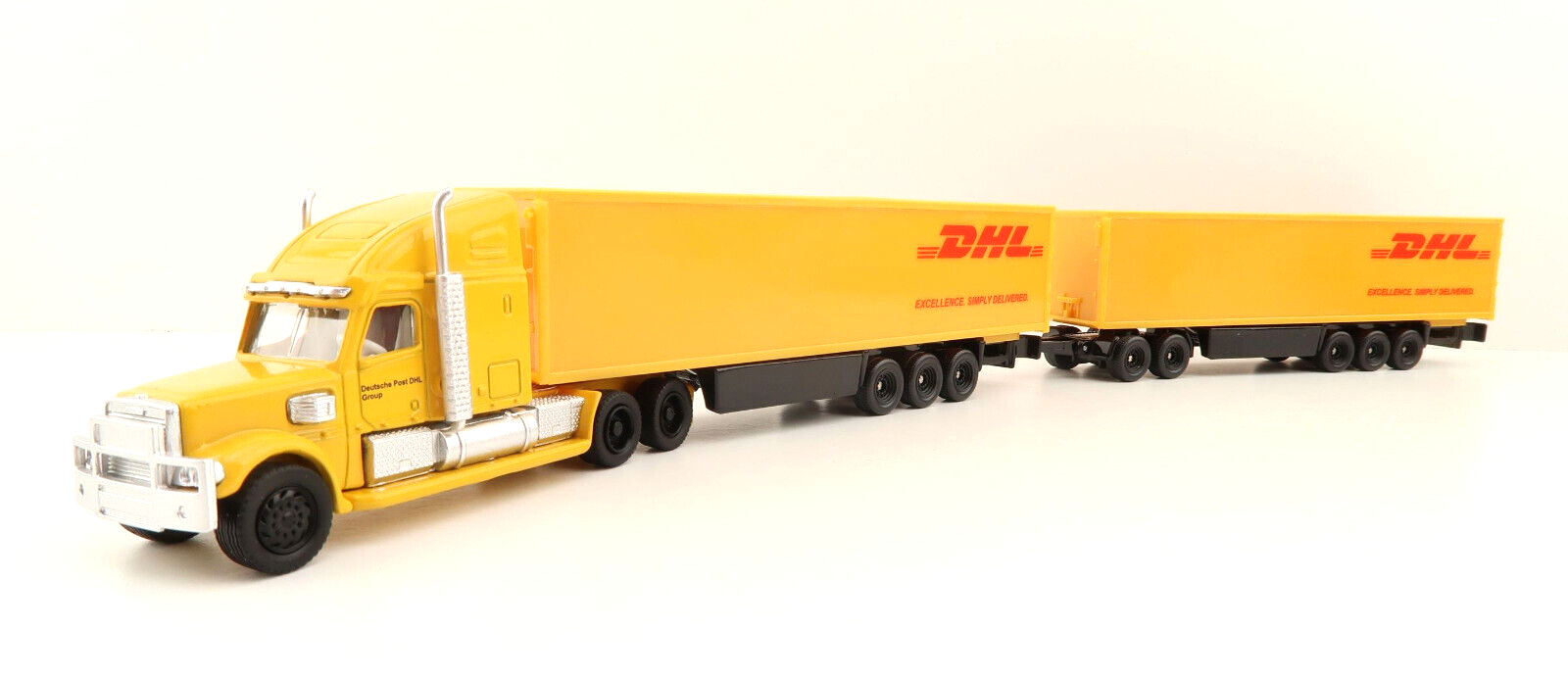 Siku 1806 - Freightliner Road Train DHL Version New 2023 - H0 Scale 1: ...