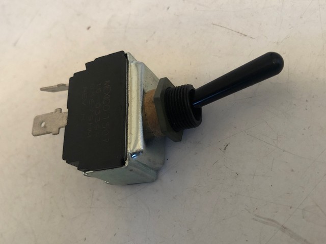 16-03399 PETERBILT 348 349 359 362 379 TRUCK SPST TOGGLE SWITCH 2590-01 ...