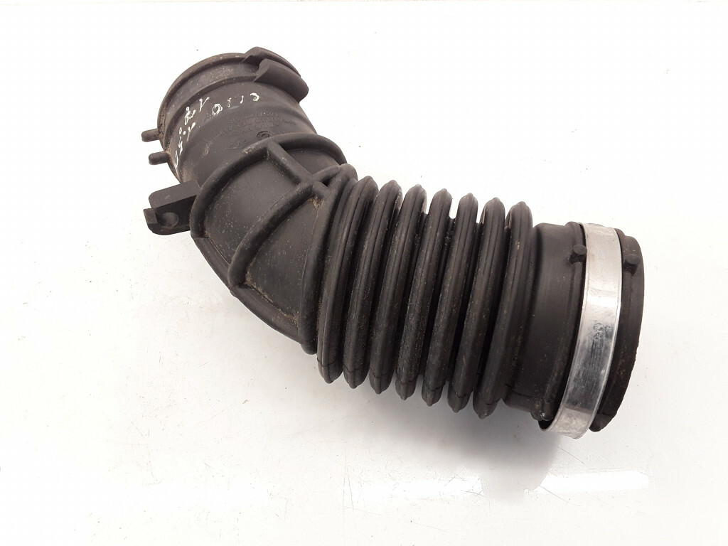 Renault Clio mk4 IV 2017 1.5dci Diesel 55kW Air intake hose pipe ...