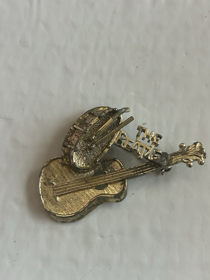 (9) Classic Pins /1964 THE BEATLES LARGE BROOCH PIN / Jerry Garcia ...