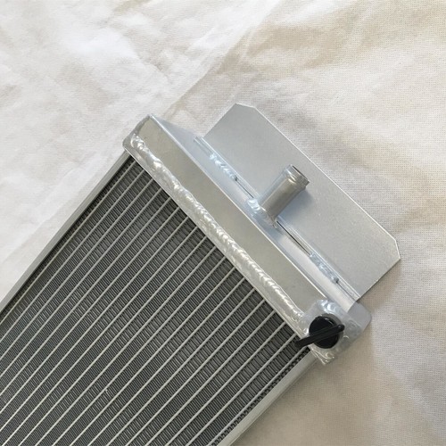 Universal Aluminum Alloy Radiator 625 x 200 x 60mm Inlet / Outlet 19 ...