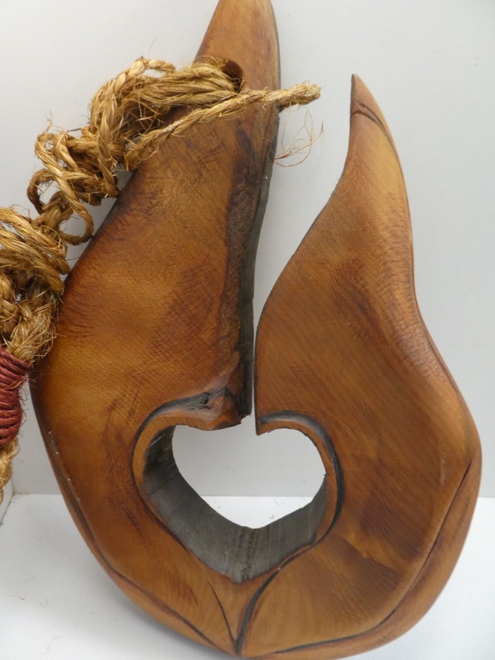 CARVED NEW ZEALAND MAORI RUSTIC TIMBER FISH HOOK TIKI TOTEM STATUE ...