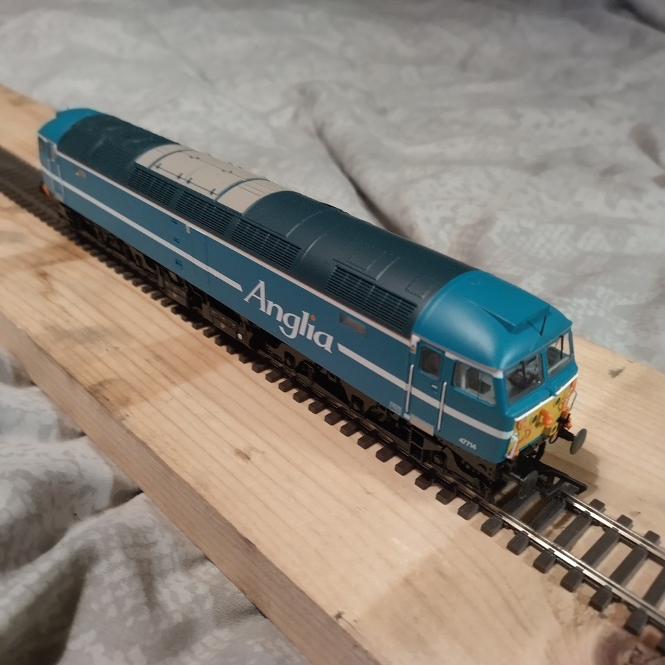 BACHMANN CLASS 47 47714 32-817SD ANGLIA BLUE | eBay UK