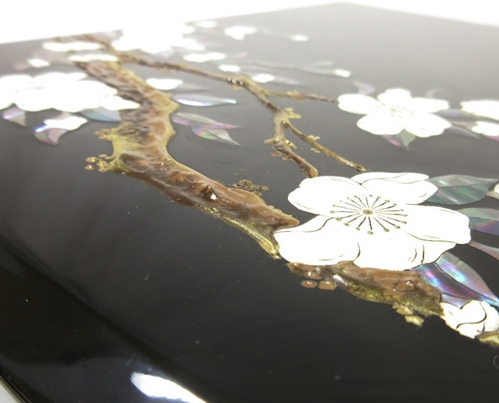 A2192: High-class Japanese lacquer ware box with wonderful and great ...