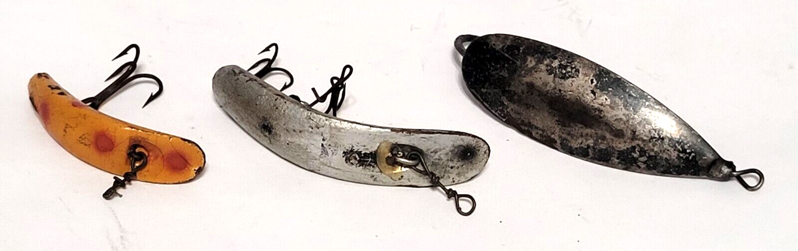 Vintage Fishing Lure Lot, 2 Flatfish (F3 & F4) & 1 Johnson's Silver ...