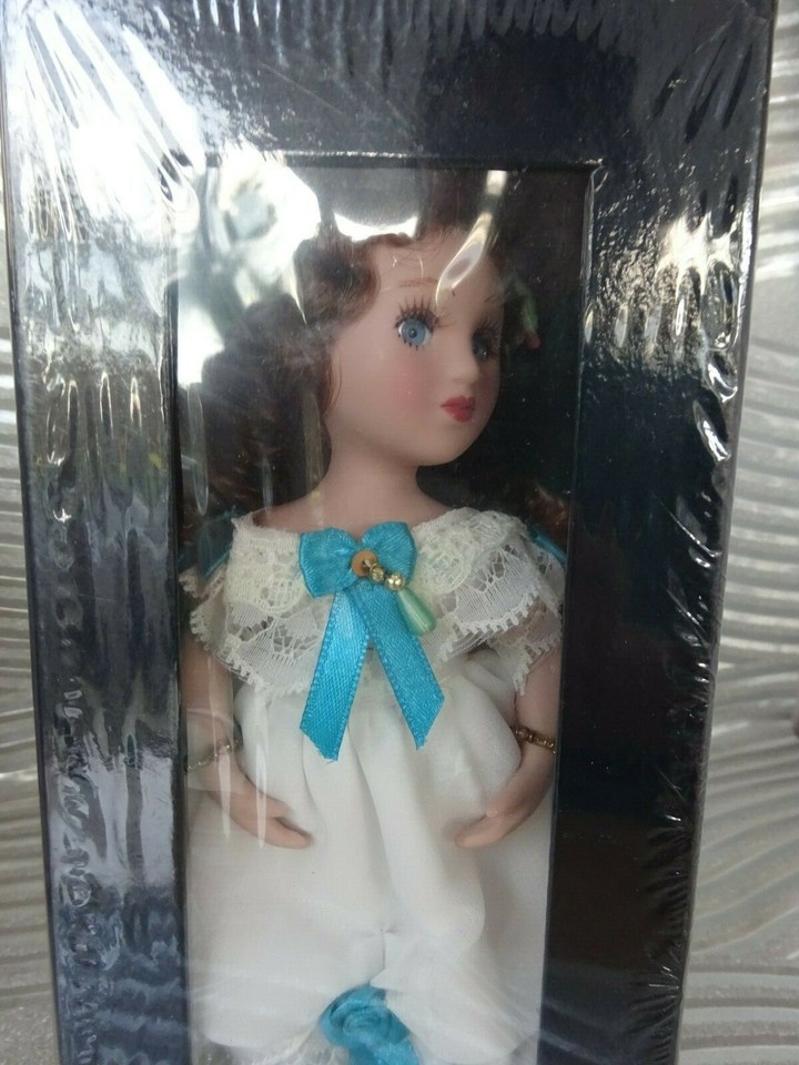 Atlas Editions Porcelain Doll Princess Collection Princess Alexandra of ...