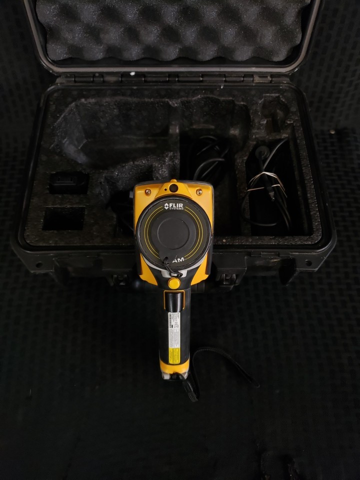 481389 - Flir BCAM Thermal Imaging Camera W/ Battery, Charger, & Hard ...