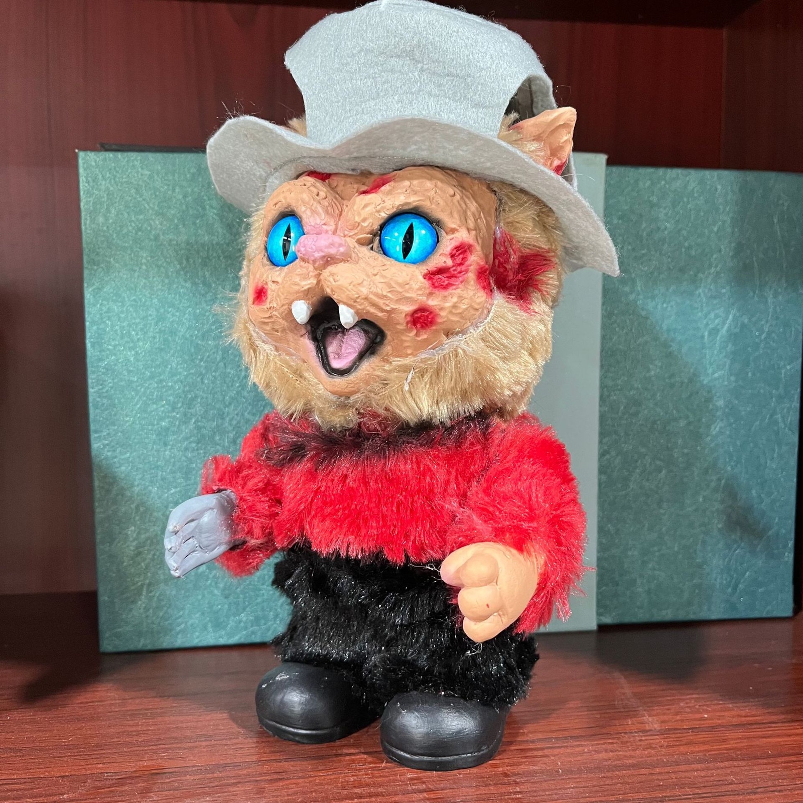 Halloween Kitty Krueger Scary Stuffed Cat Plush Doll Plush Toy Ornament ...