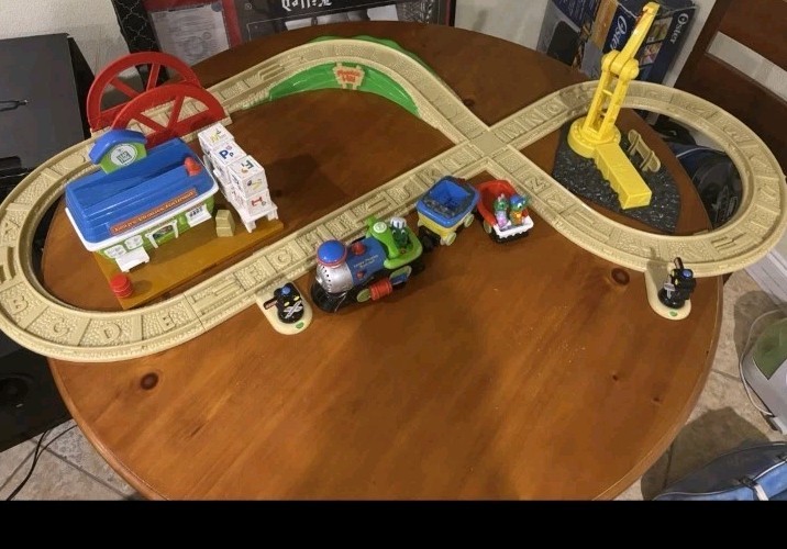 Leapfrog Leap’s Phonics Railroad Train Set | Grelly USA