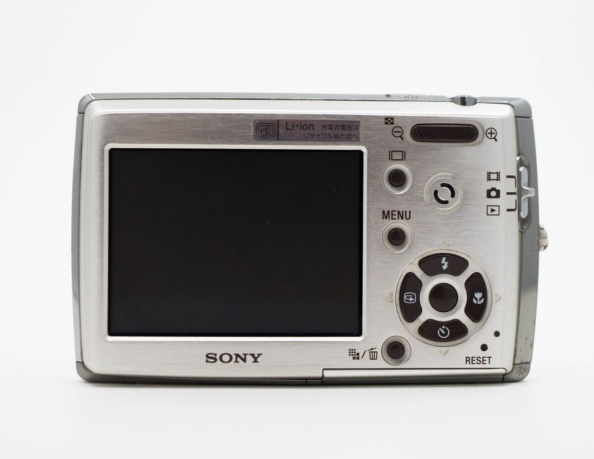 Sony Cyber-shot DSC-T33 5.1MP Digital Camera - Excellent Sony Cyber-shot DSC-T33 5.1MP Digital Camera - Excellent