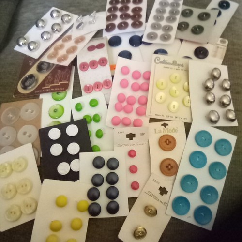 Lot Of Vintage And Modern Buttons Bag 73 | eBay