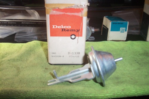 NOS CHEVROLET,CORVAIR,CHEV TR.,1960-61 DELCO-REMY VACUUM ADVANCE ...