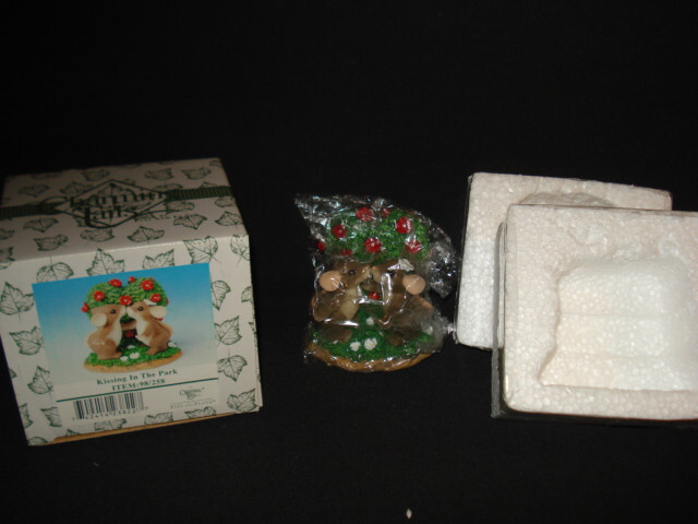 Charming Tails Kissing in the Park Mouse Mice Fitz and Floyd Figurine ...