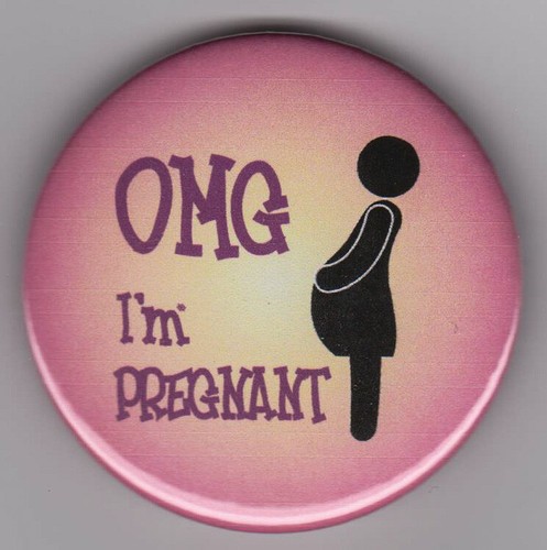 OMG I'm pregnant! Funny pregnancy pin badge - ideal maternity gift for ...