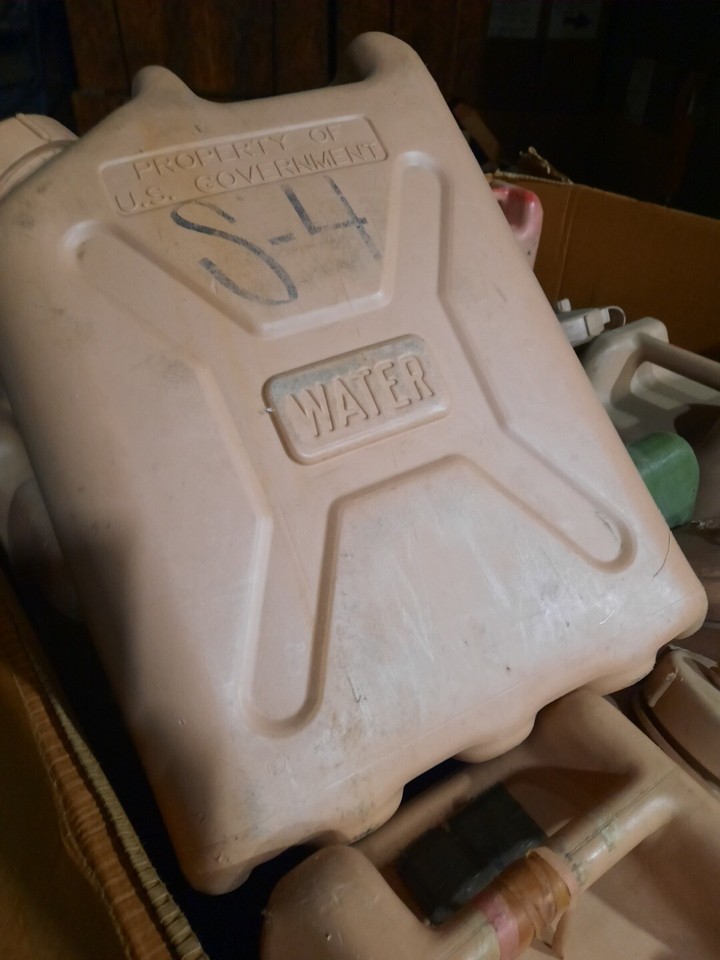 Military Issued Scepter Military Water Can 20L/5 Gallon Desert Tan ...